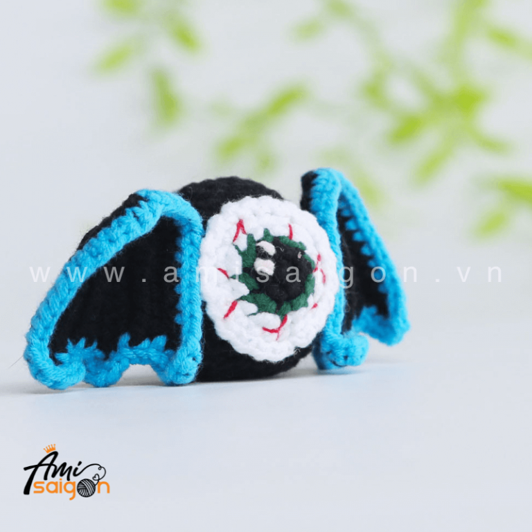 Amigurumi Bat keychain free crochet pattern - Ami Saigon