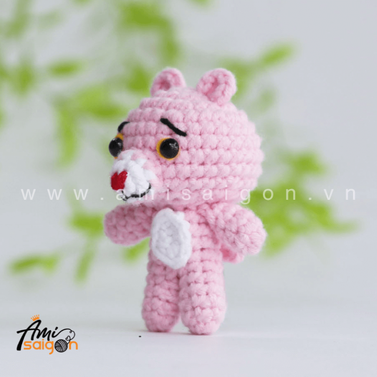 Free amigurumi Pink Panther keychain crochet pattern - Ami Saigon